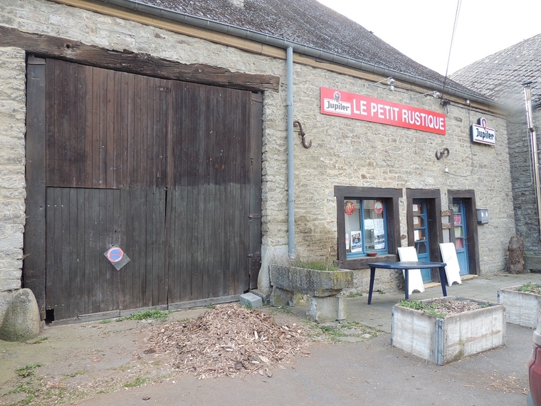 Le Petit Rustique - Café culturel