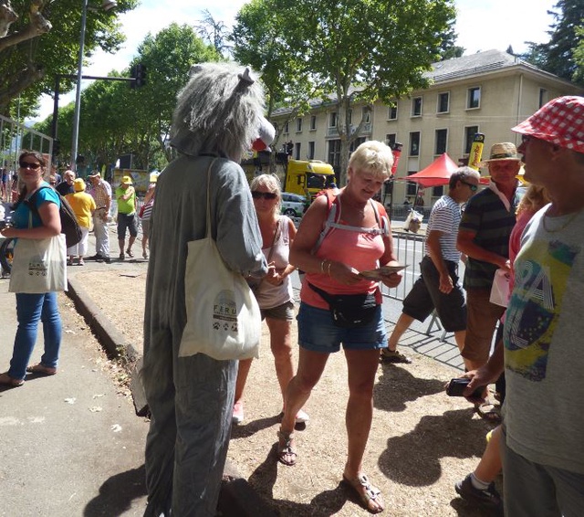 Nouvelle brochure sur le loup en France - Ulule