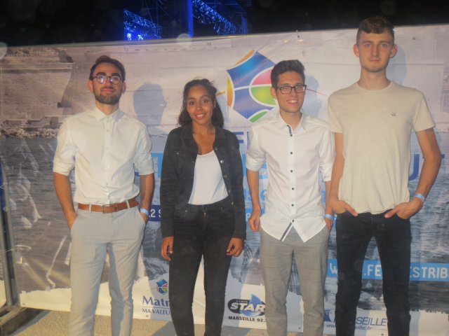 Thursday Addict en studio - Ulule