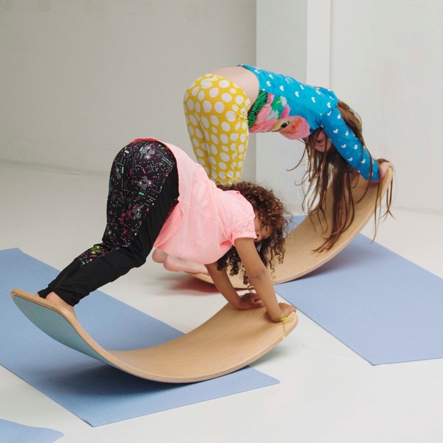 Sabaidee Kids et Wobbel Yoga - Ulule