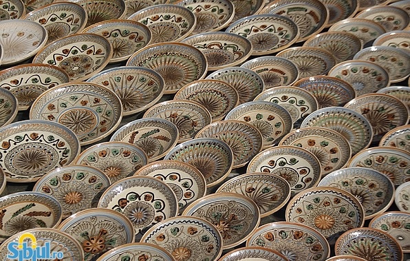 HANDMADE POTTERY WORKSHOP PROJECT