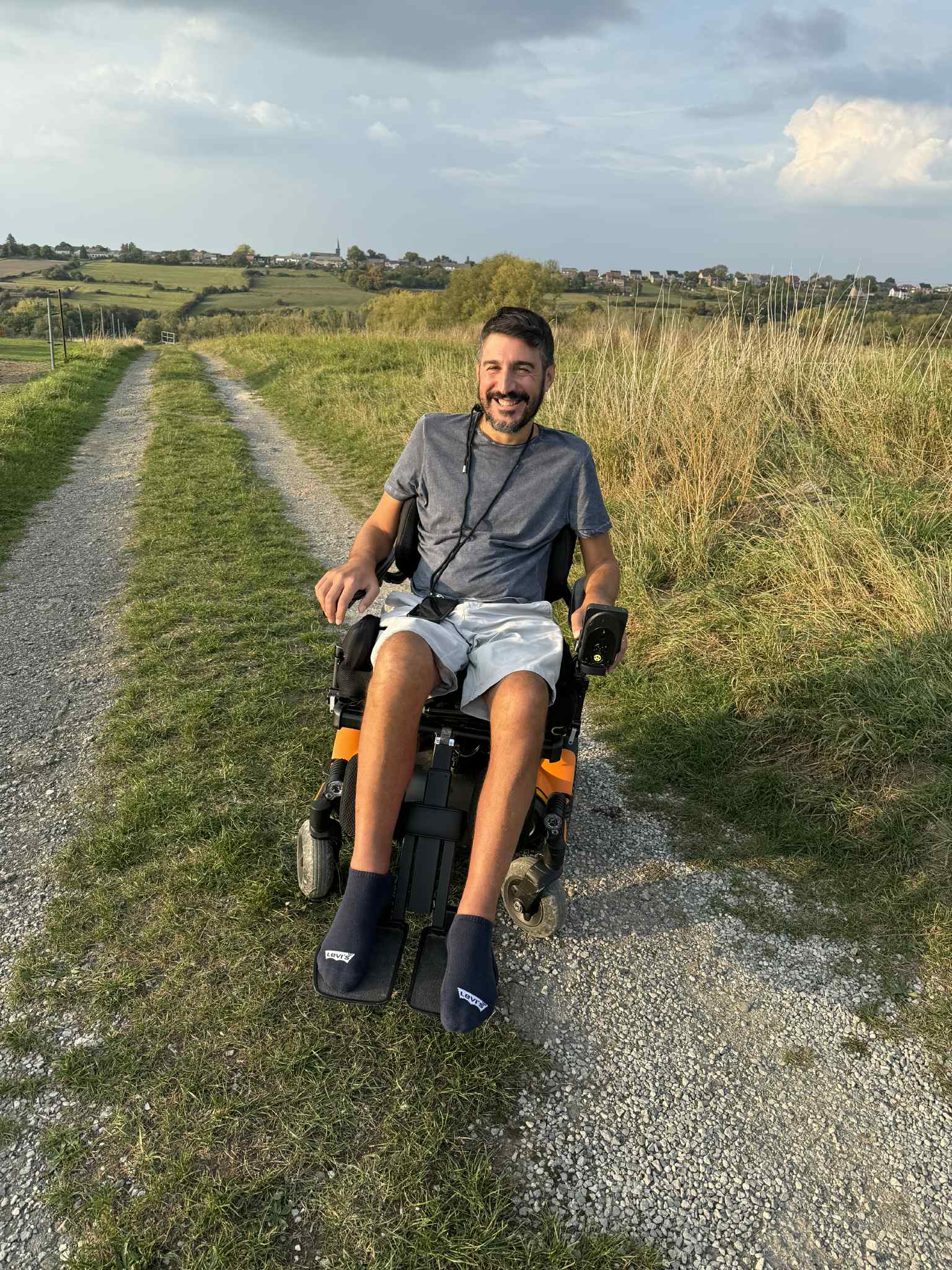 Une voiture adaptée pour Damien