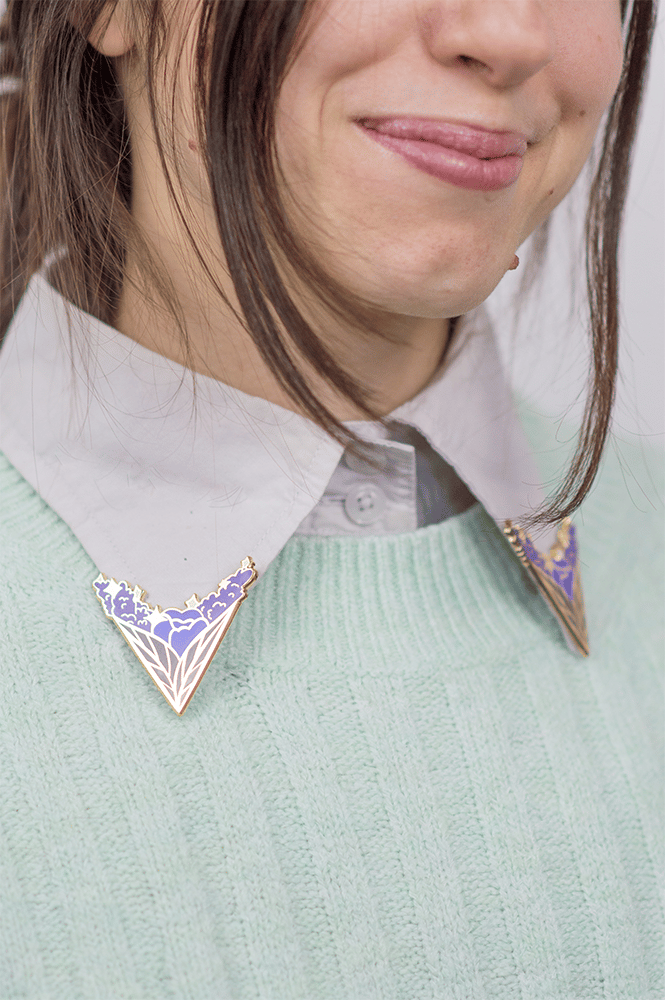 Pin's col de chemise pivoine - Ulule