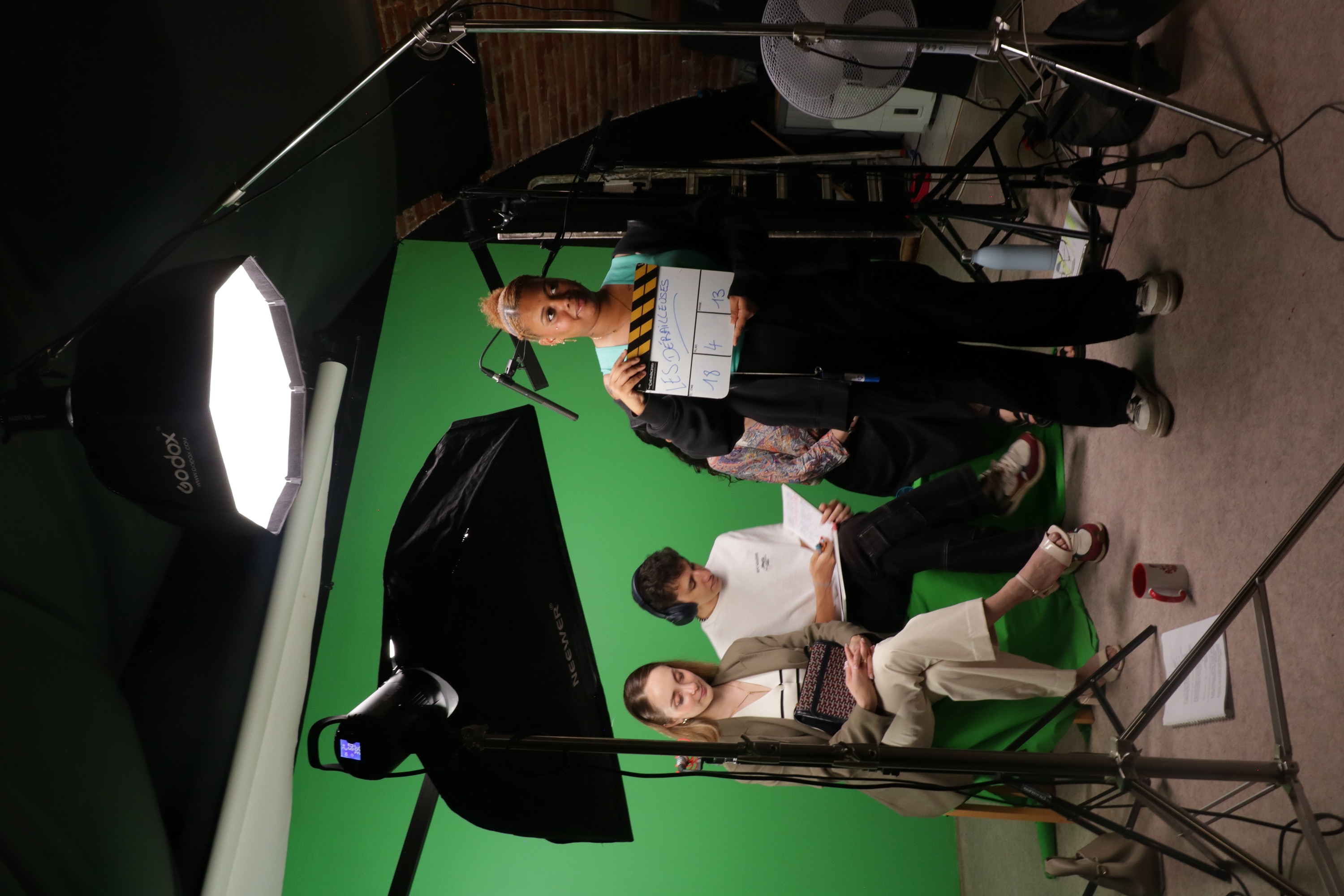 Aidez une série qui fait rire et réfléchir ! - Ulule