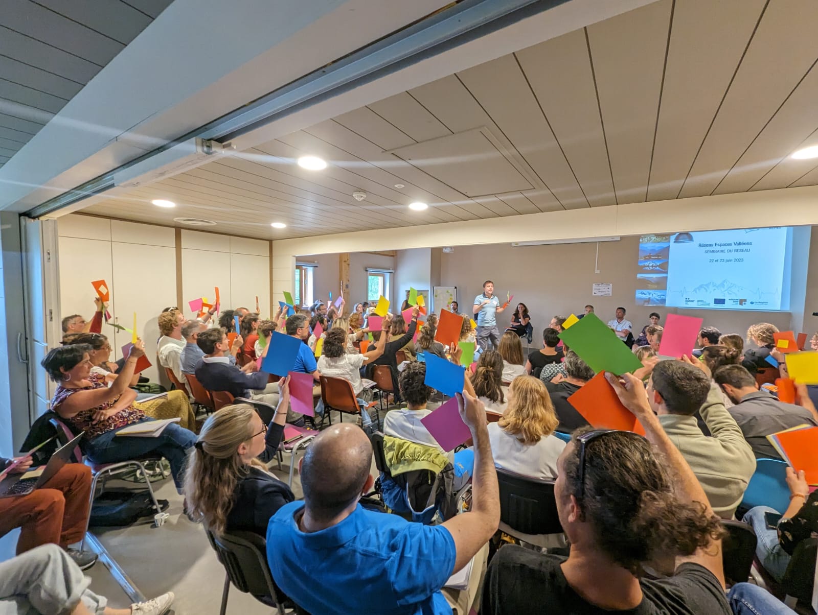 Auto-défense intellectuelle : ateliers, formation et réseau! - Ulule