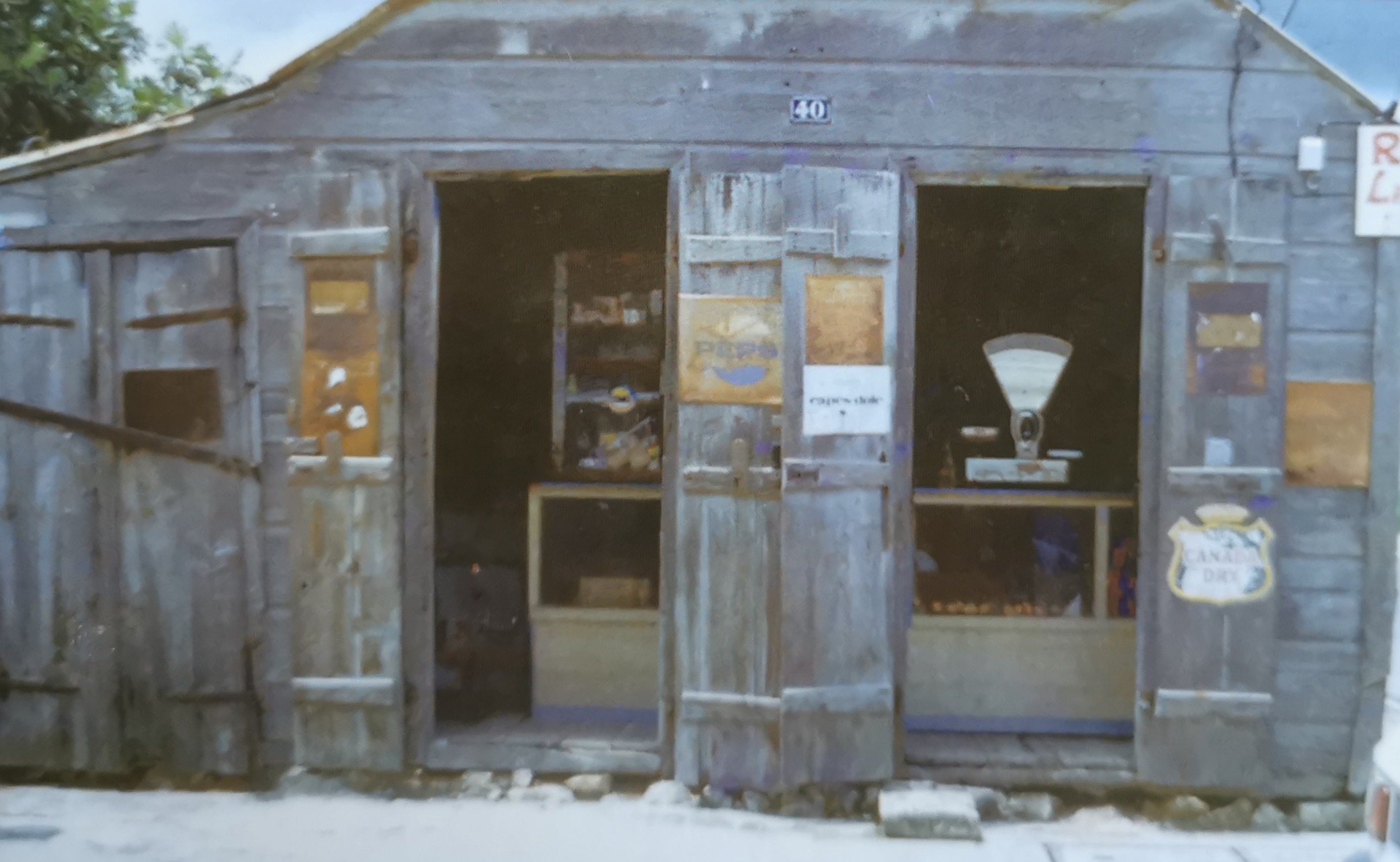 LOLO PÉYI. Épicerie fine créole et espace de Culture