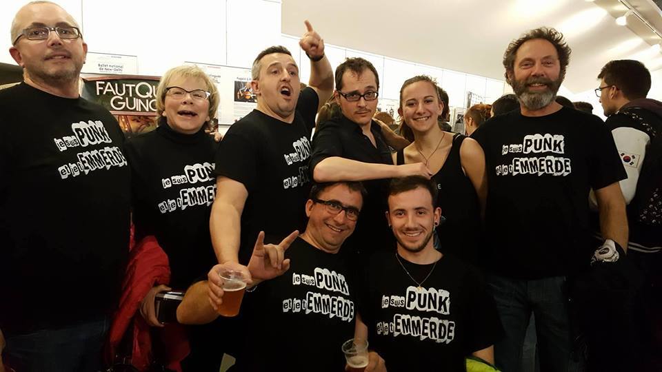 Commande ici ton t-shirt "Je suis punk et j't'emmerde"