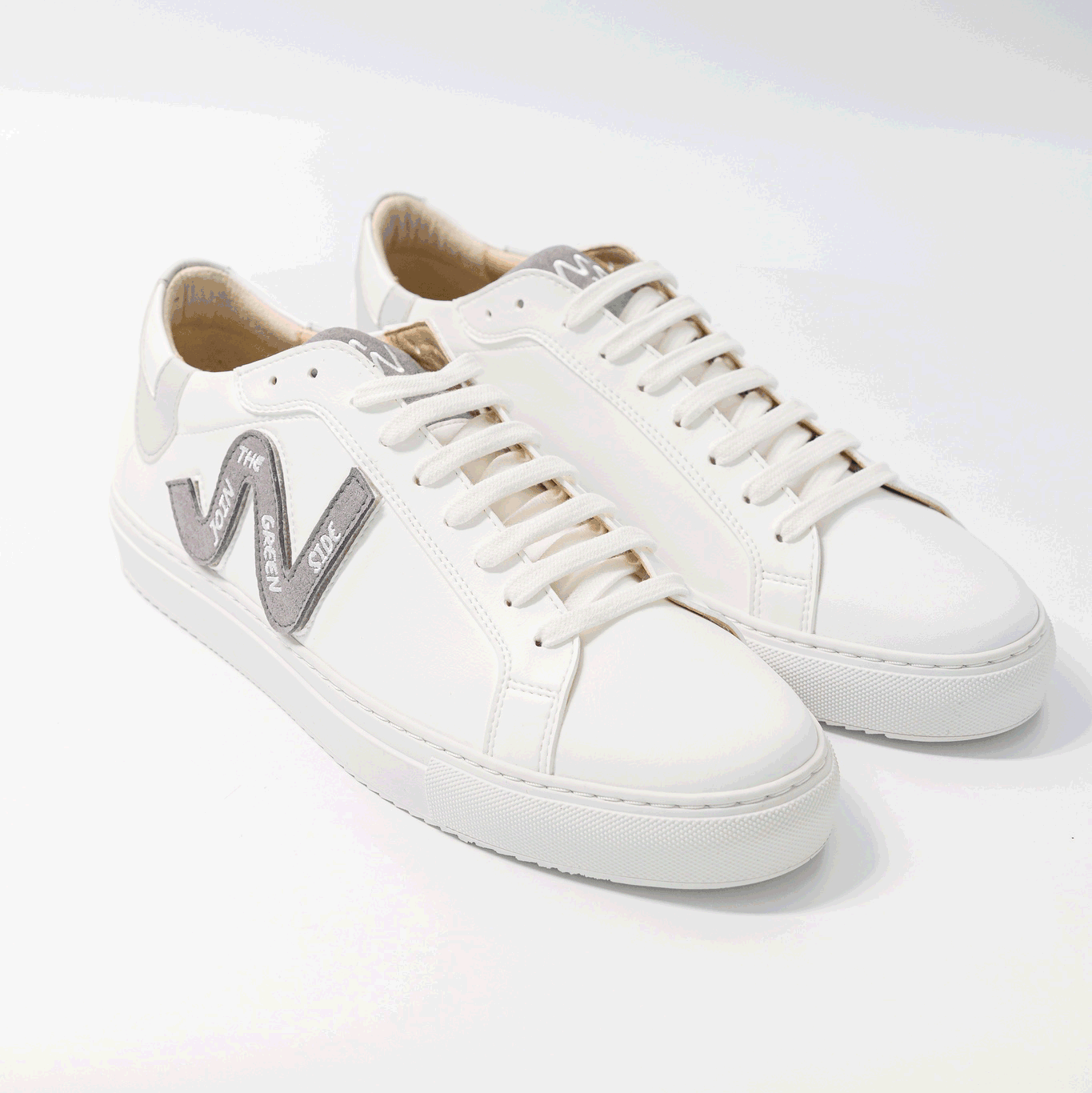 Mood Walk 👟🌽💬