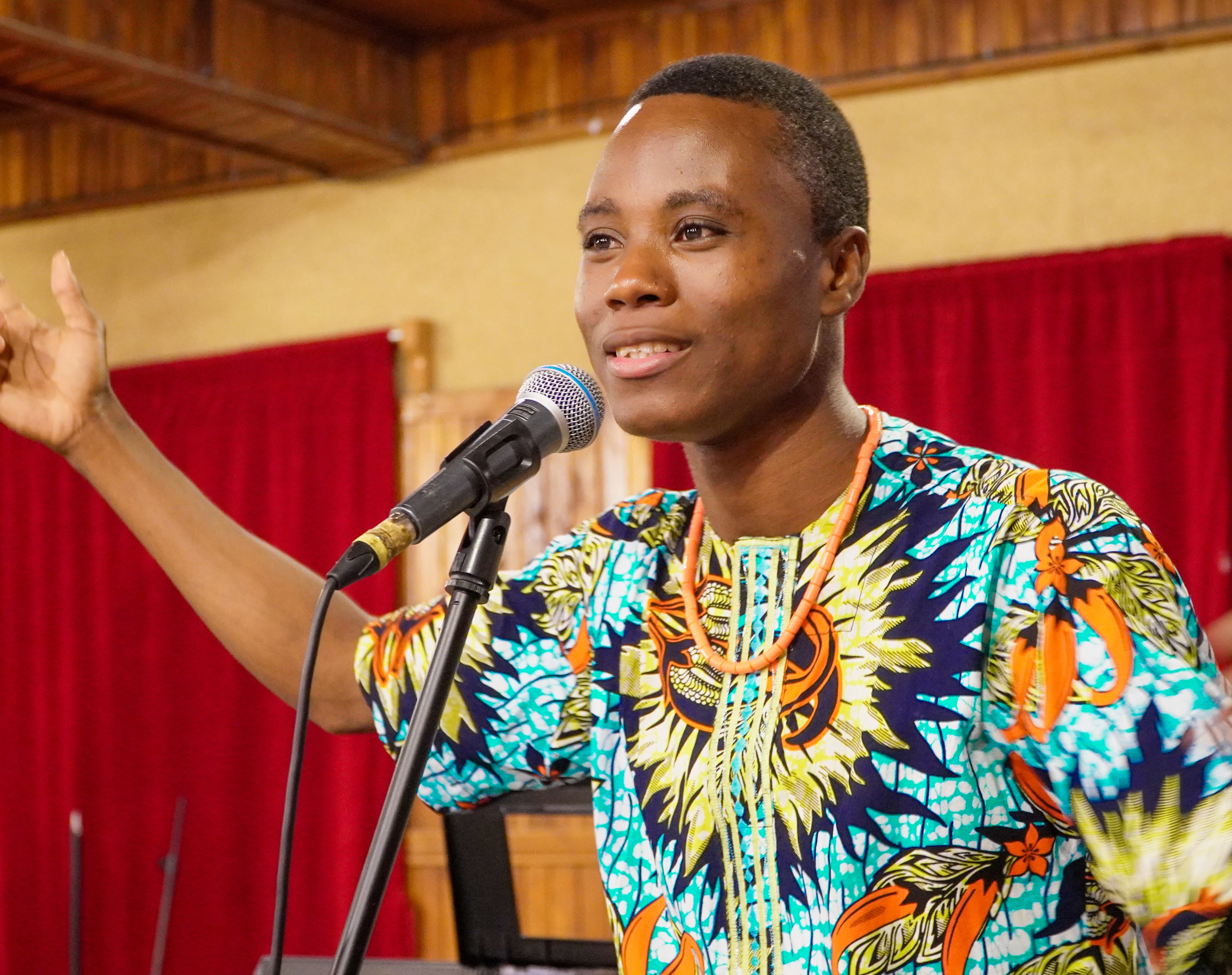 Lancement du premier album de Divine Sound