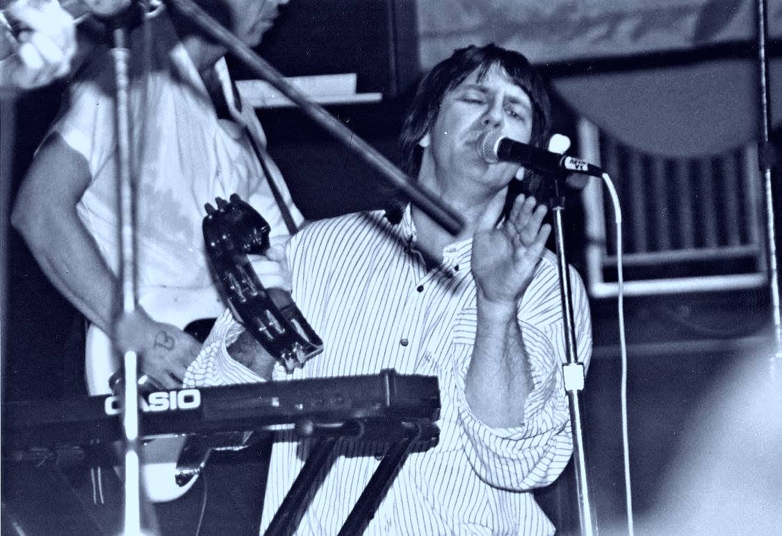 Out Of The Fire featuring Bruce Joyner ! - Ulule