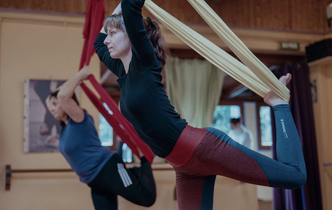 By Liz Studio de Yoga Aérien Colmar