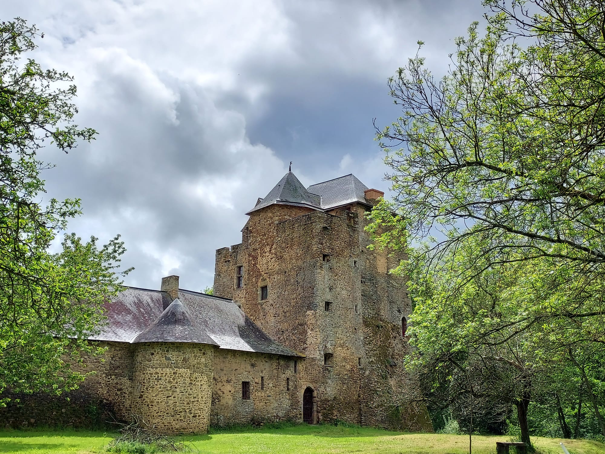 Château-fort médiéval à sauver