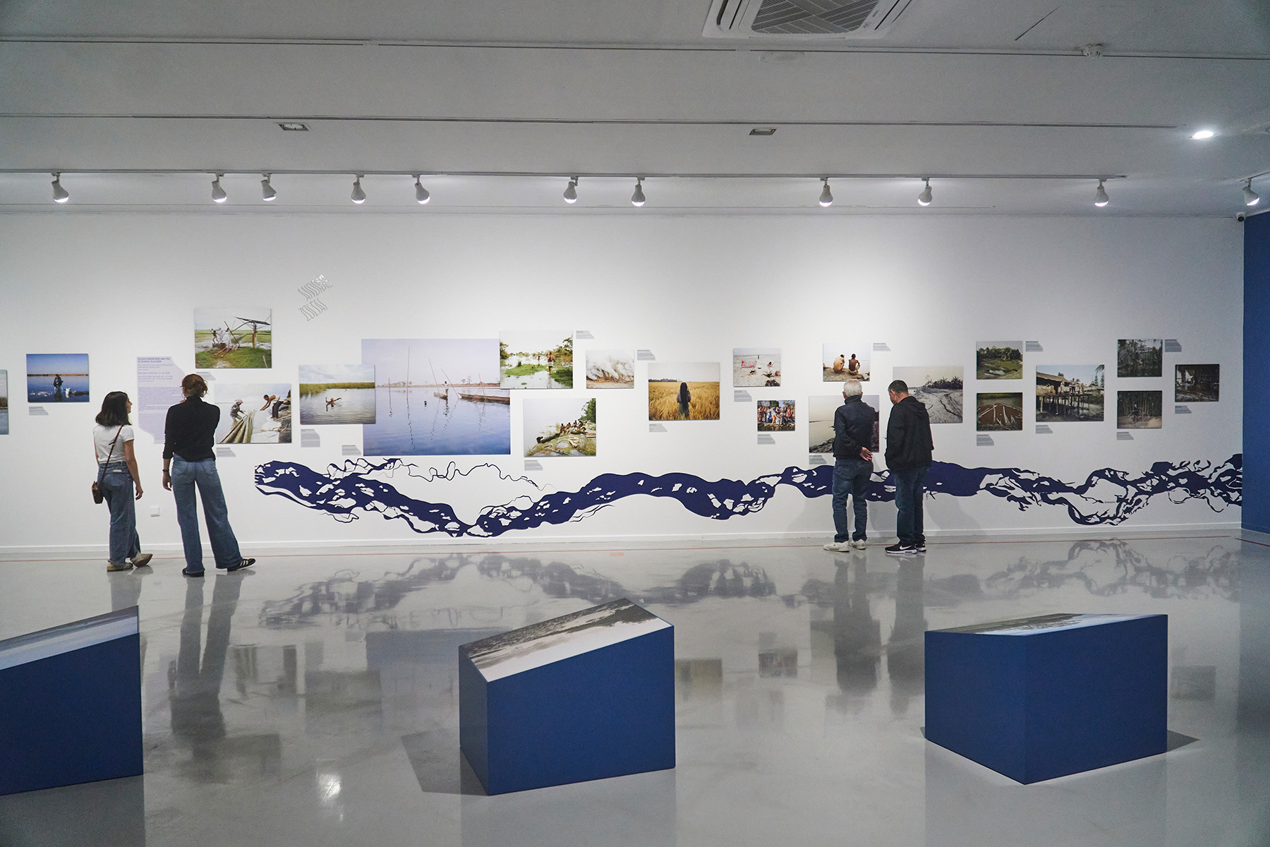 Flood Me, I’ll be Here — PHOTOBOOK - Ulule