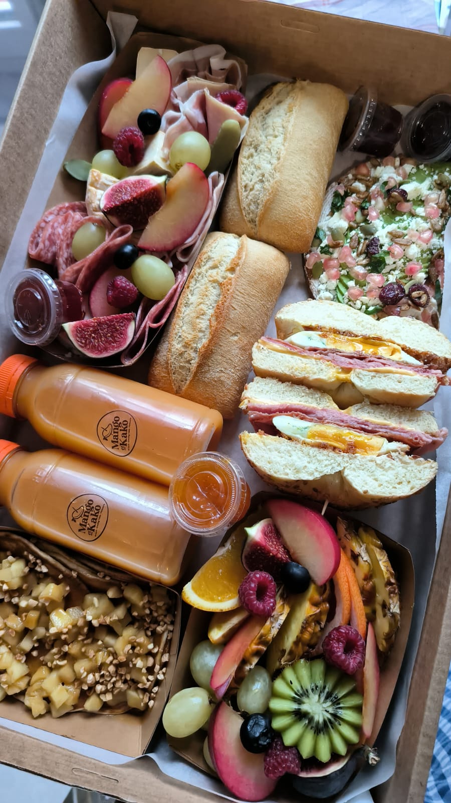 Mango & Kako - brunch- grazing table - pâtisserie - Ulule