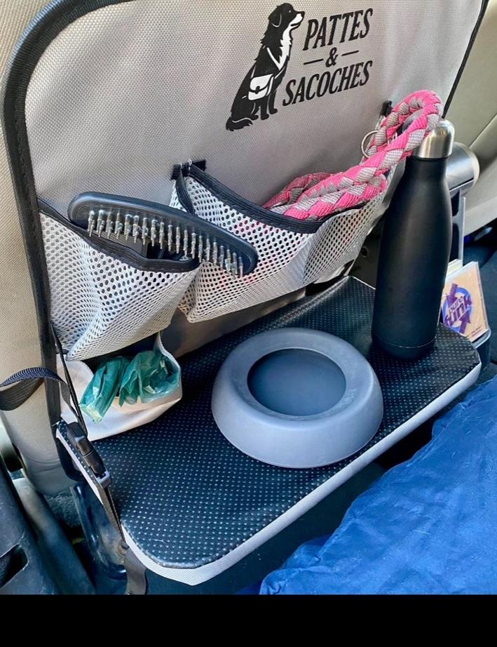 Des poches, de l’eau, et un chien heureux, même en voiture