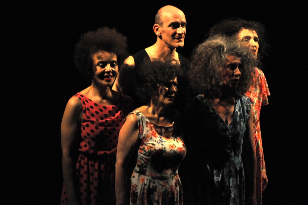 De nos robes plissées plissées au Festival Off Avignon - Ulule